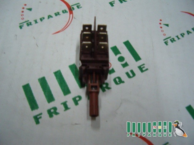 Interruptor 6 Term. Pino Estriado Redondo | Friparque, LDA
